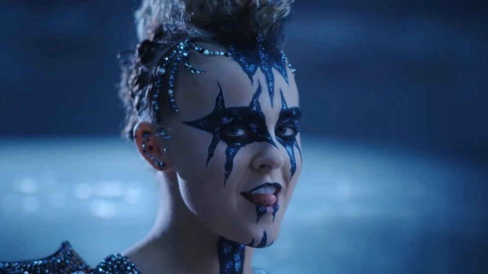 JoJo Siwa Faces Backlash Over Claims She Has Invented 'Gay Pop' - Blind ...